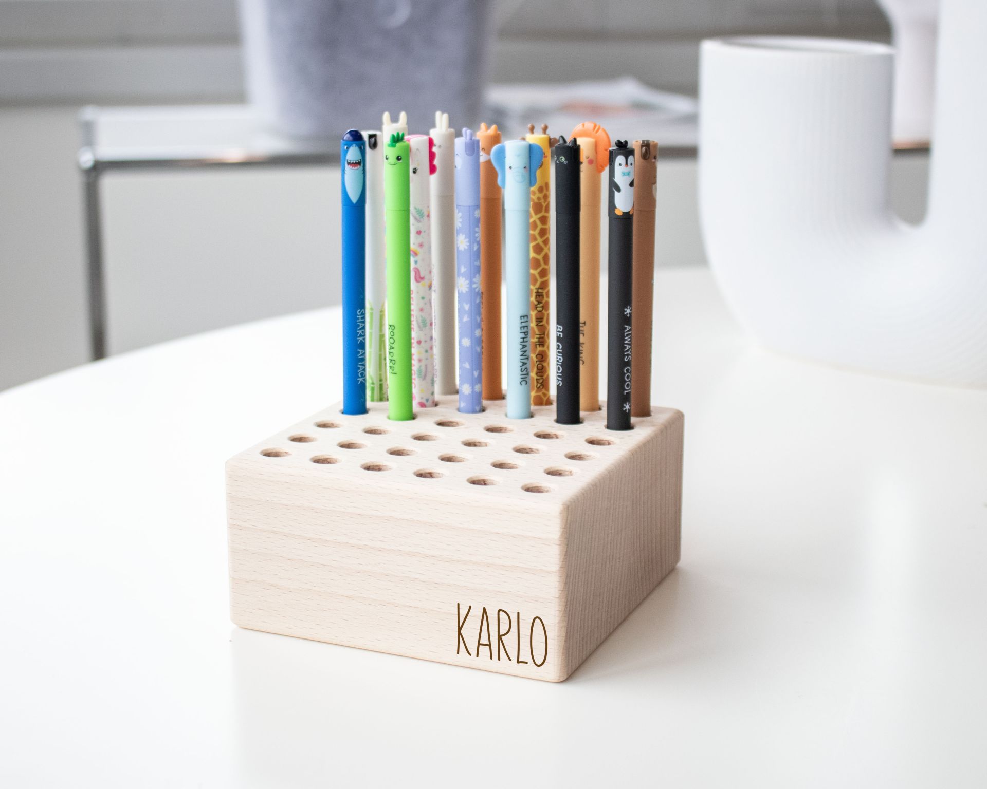 Stiftehalter für Legami Stifte – Holzblock mit 36 Löchern | Invy Design